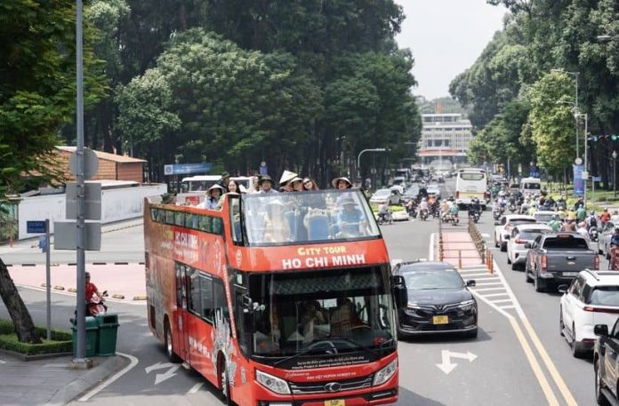 Trải Nghiệm Xe Bus 2 Tầng Sài Gòn